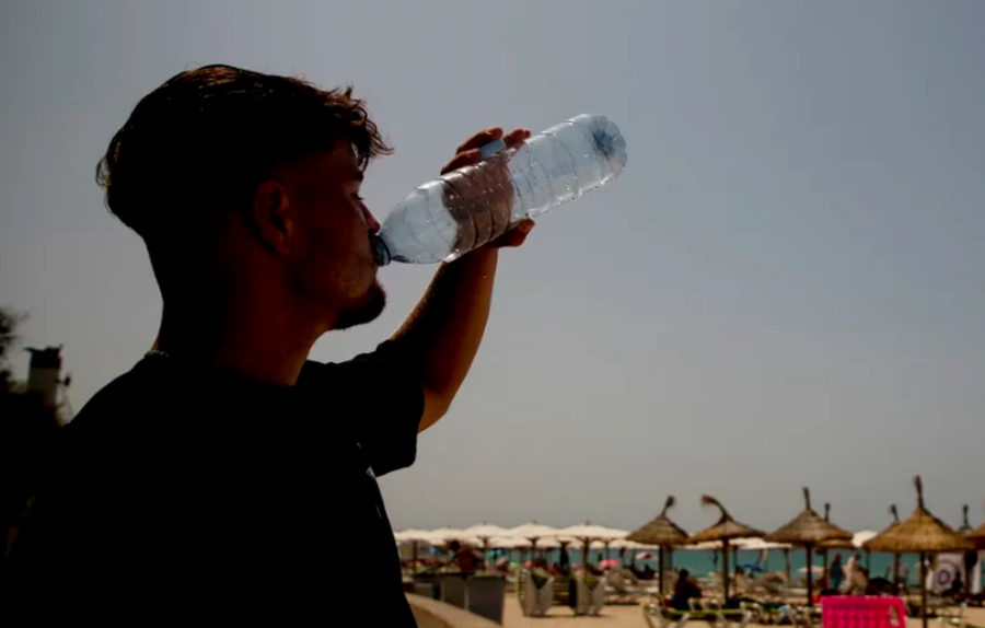 Studimi: Uji i ambalazhuar përmban nanoplastikë – FokusNews.al